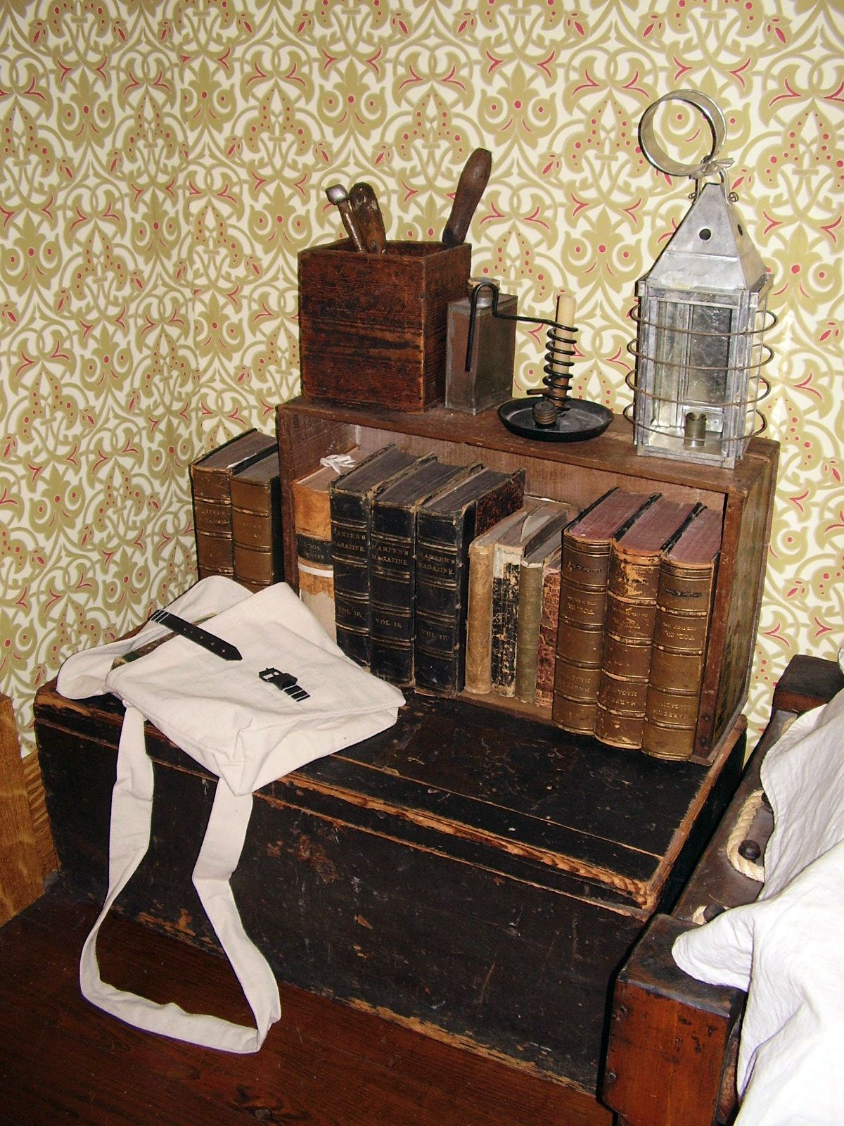 Locations Hub - Thomas Edison House