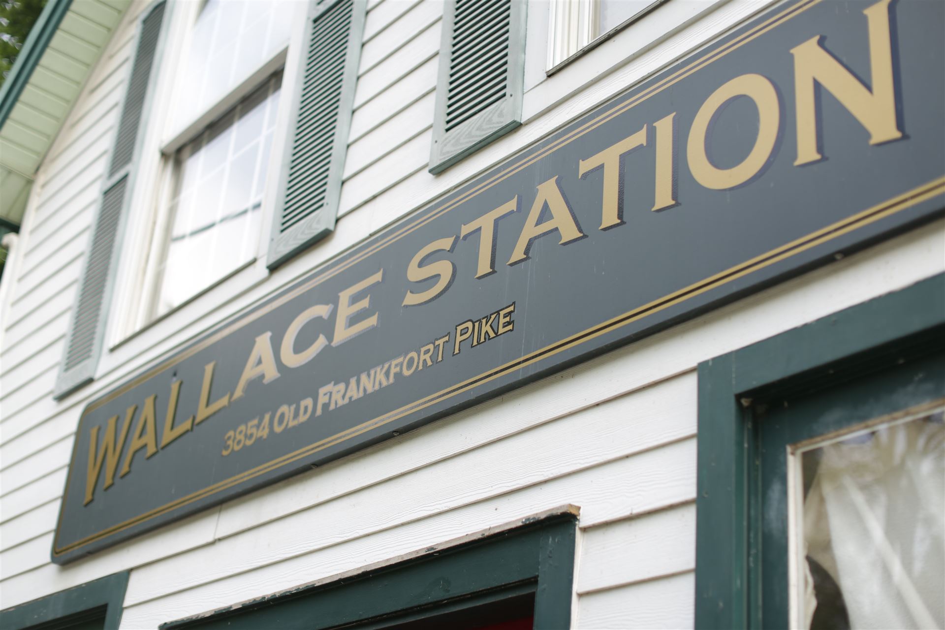 Locations Hub - Wallace Station Deli and Bakery