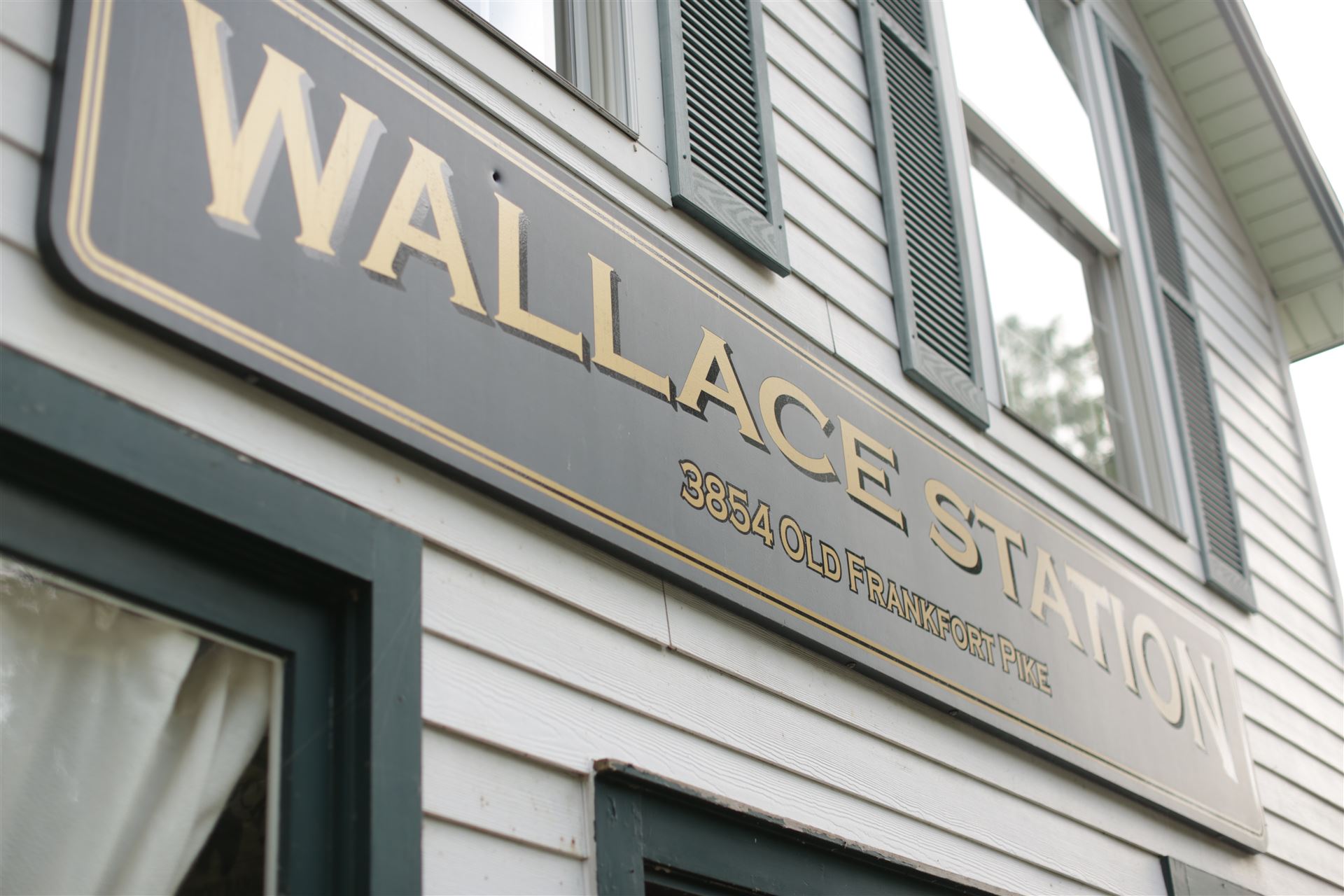 Locations Hub - Wallace Station Deli and Bakery